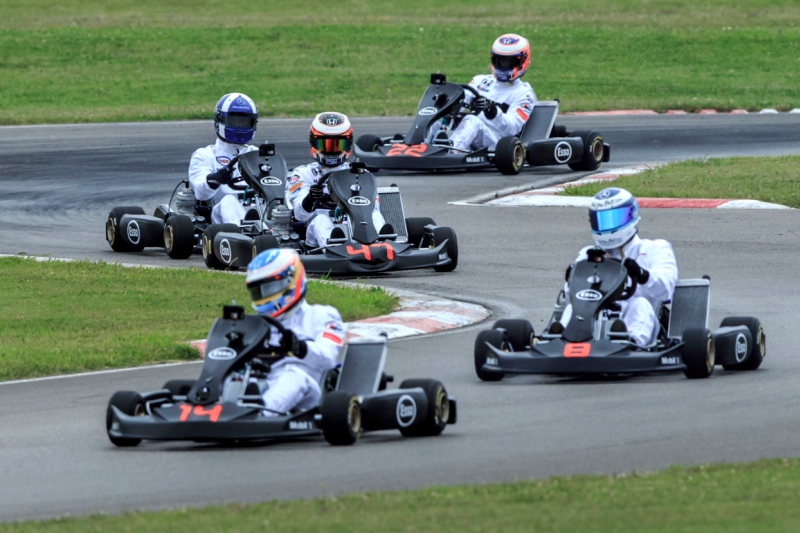 360° Virtual Reality Karting Experience - Professional Motor Mechanic