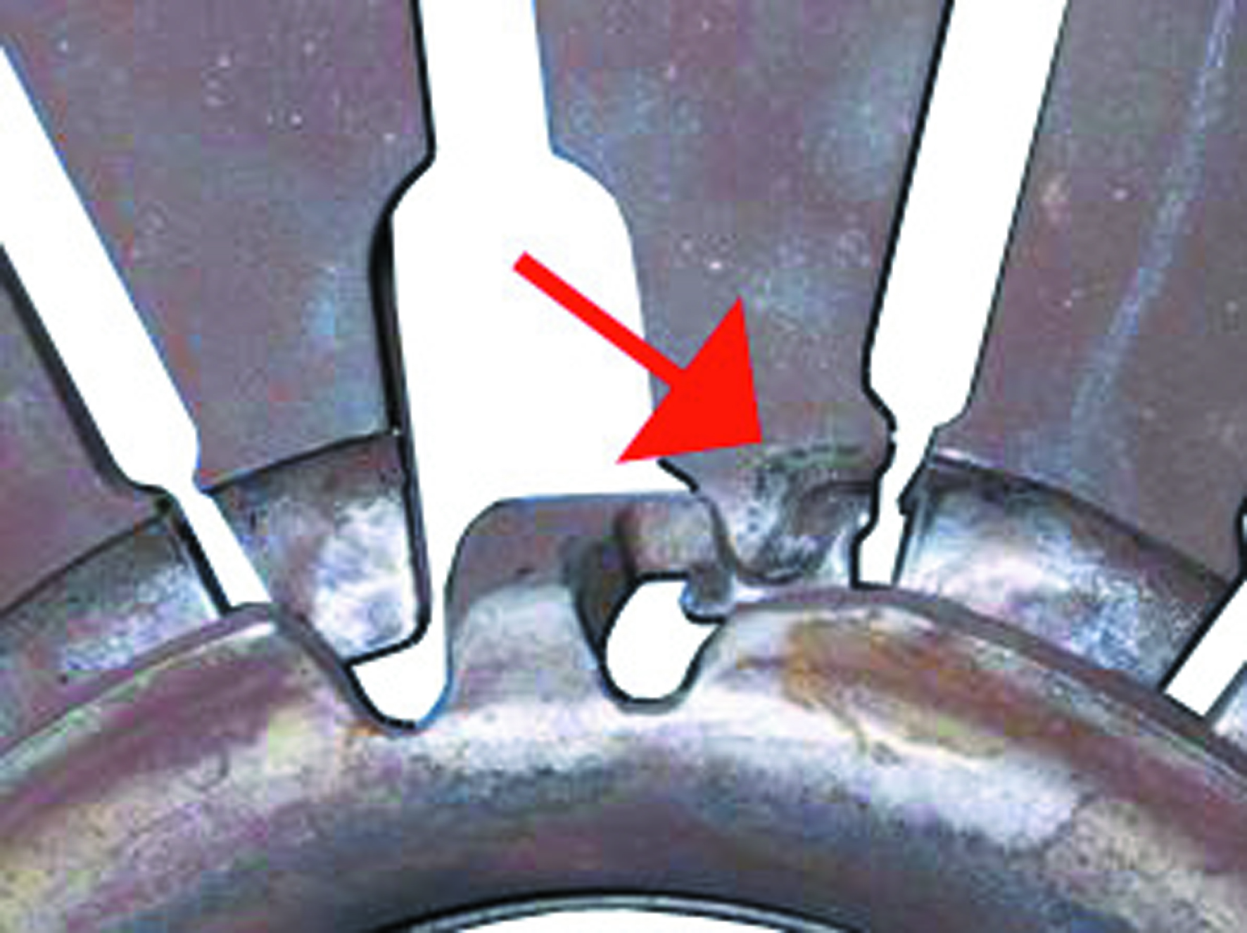 Fig3_Wear_on_diaphragm_spring_fingers - Professional Motor Mechanic