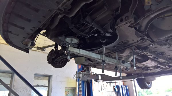 How to Fit a Clutch on a Renault Modus - Professional Motor Mechanic