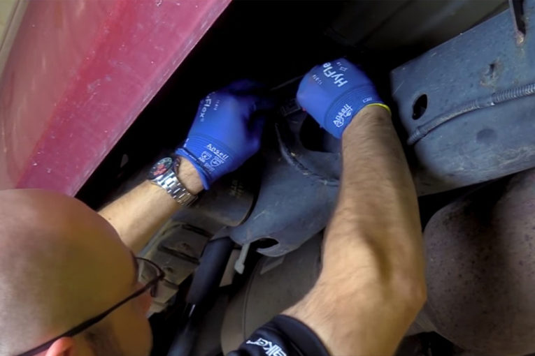 Installing an EGT Sensor - Professional Motor Mechanic
