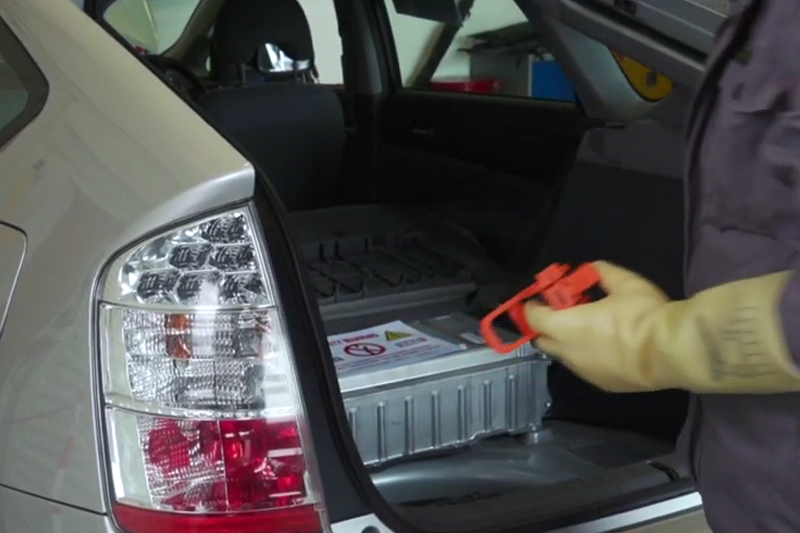 Hybrid & Servicing - Isolating & Testing - Professional Motor Mechanic