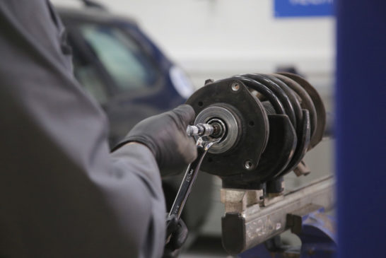 Top Strut Mount Replacement - Professional Motor Mechanic