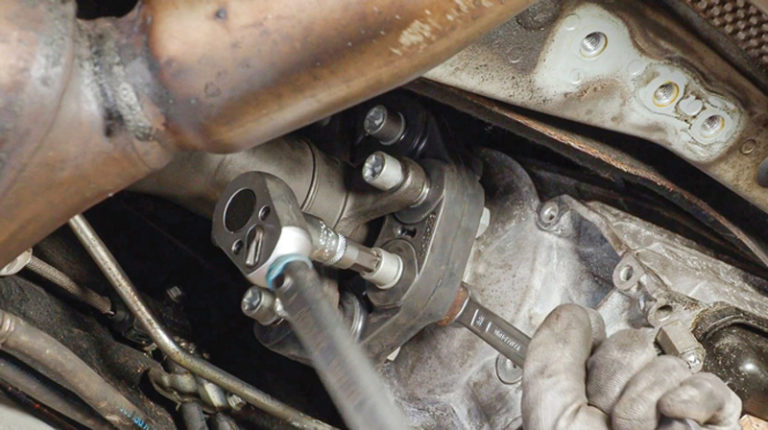 MEYLE runs through a flex disc removal - Professional Motor Mechanic