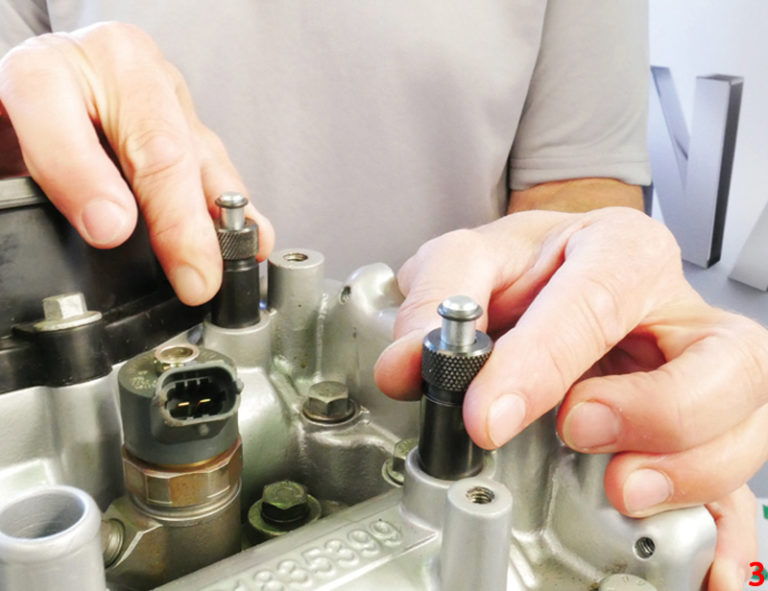How to replace the timing belt on an Iveco Daily - Professional Motor ...