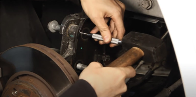 How to replace front shock absorbers on a Renault - Professional Motor ...