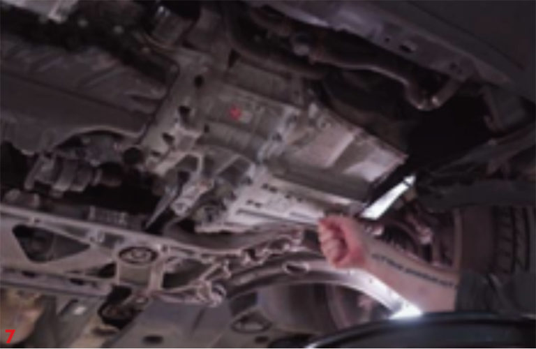 How to change fluid in Volkswagen DSG - Professional Motor Mechanic