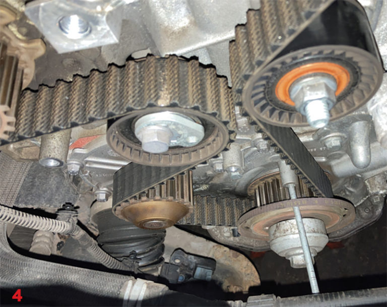 How to replace timing belt on a Citroën C4 - Professional Motor Mechanic