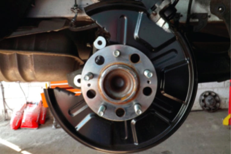 How to change rear brake pads on a Hyundai i40 - Professional Motor ...